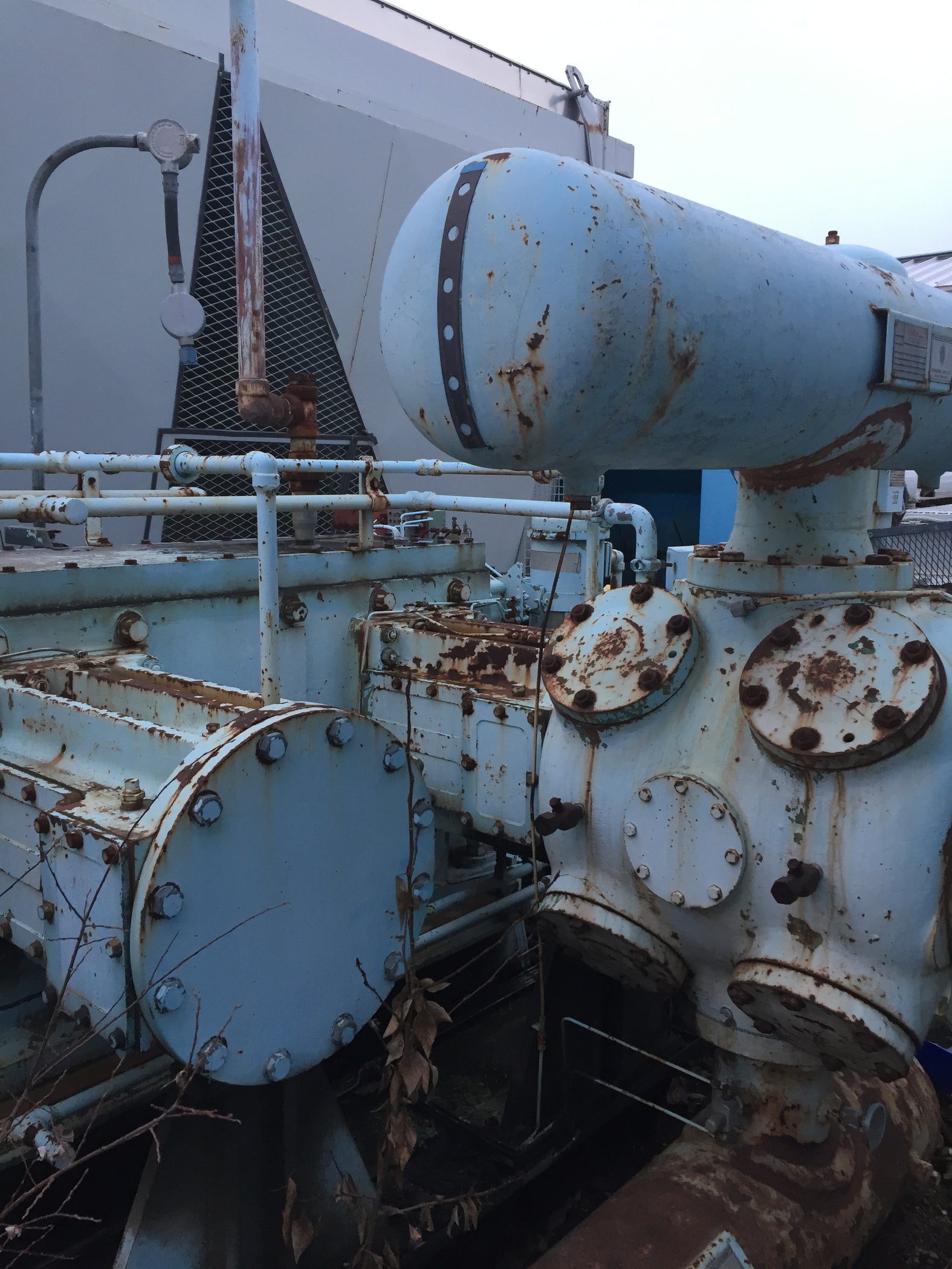 WHITE SUPERIOR 6G825 / W64 , PACKAGE compressor frame — Collicutt Equipment
