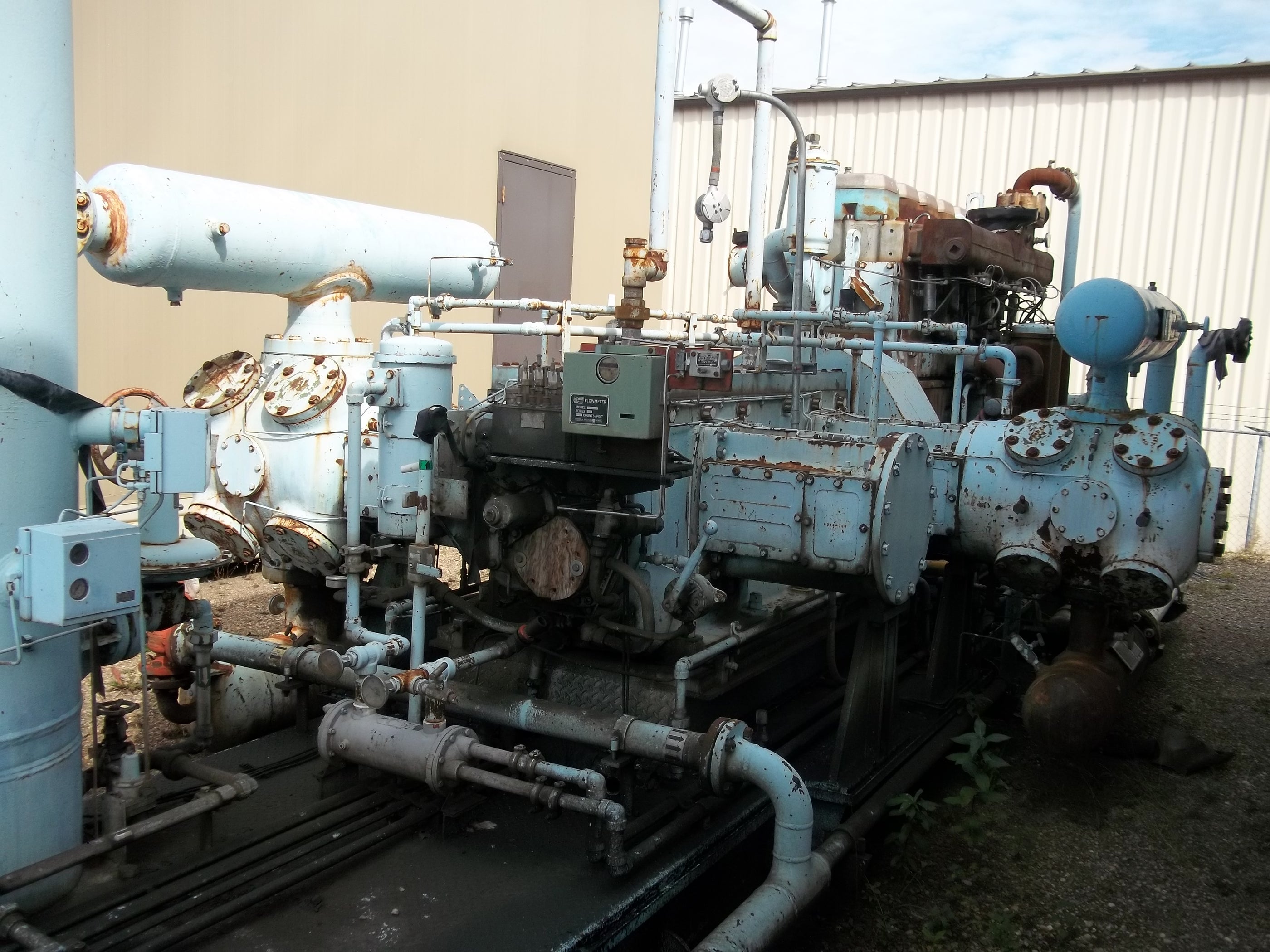 WHITE SUPERIOR 6G825 / W64 , PACKAGE compressor frame — Collicutt Equipment